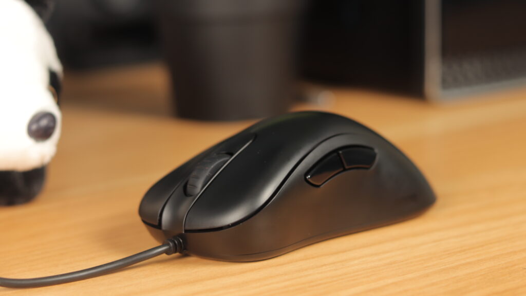 BenQ EC2 Review: A Fantastic Gaming Mouse For FPS and More