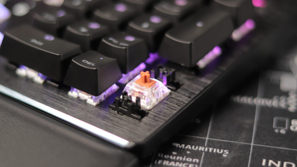 EVGA Z15 Review: A Wicked Fast Gaming Keyboard - Switch and Click