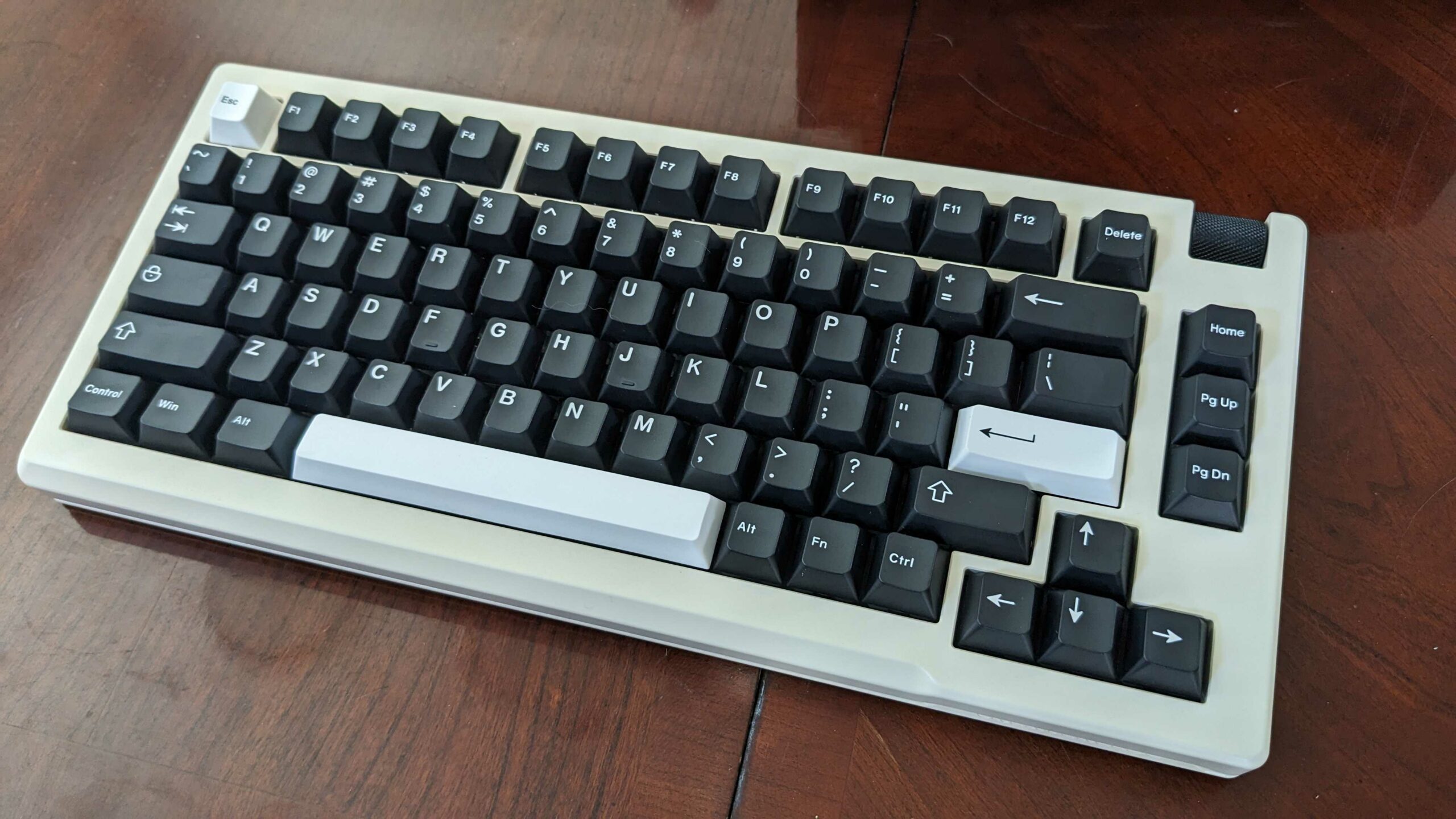 Luminkey75 Review: A Custom Keyboard that you Don't Need to Build