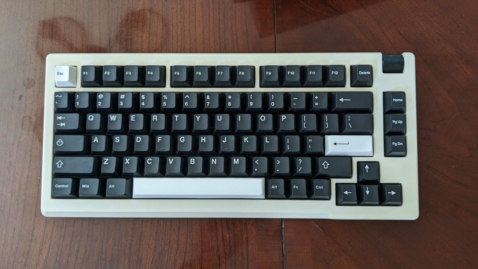 Luminkey75 Review: A Custom Keyboard that you Don't Need to Build