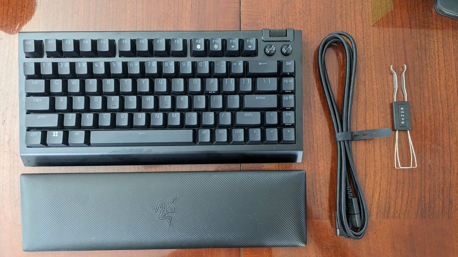 Razer Finally Makes a Custom Keyboard! Razer Blackwidow V4 75% Keyboard ...