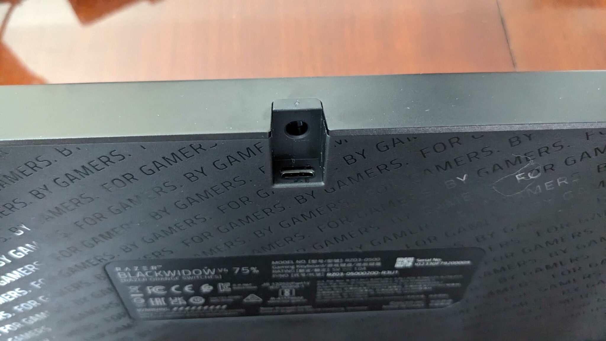 Razer Finally Makes a Custom Keyboard! Razer Blackwidow V4 75% Keyboard ...